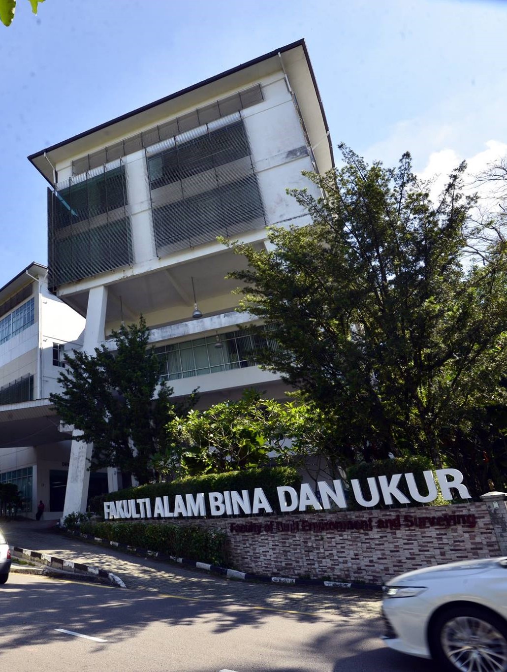 Contact | Kelvin Tang Kang Wee